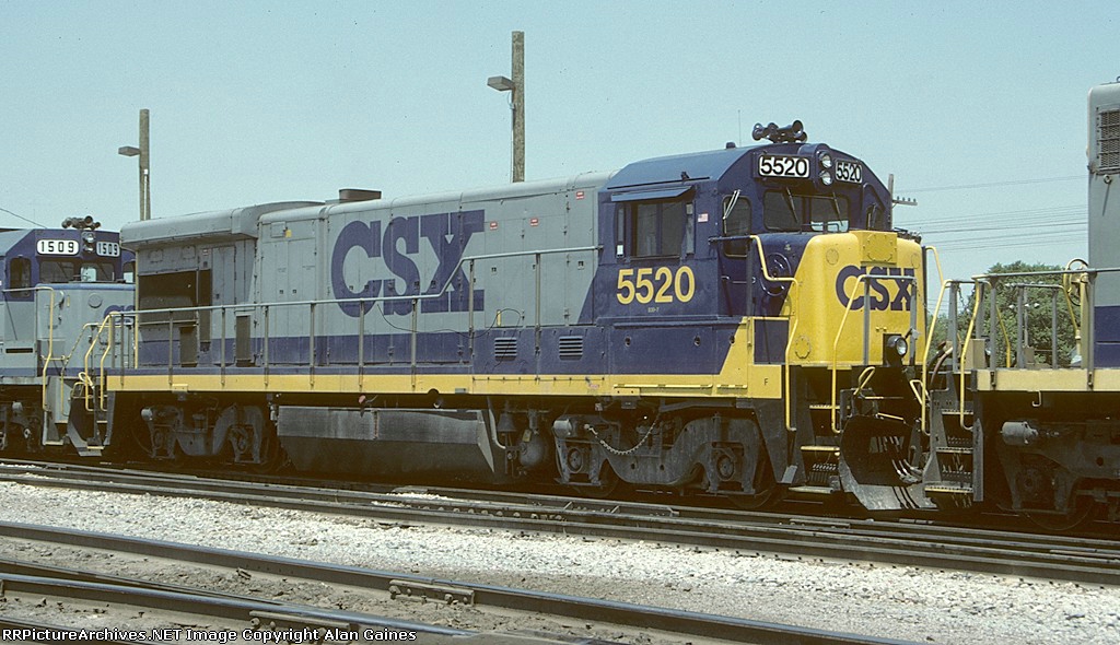 CSX B30-7 5520